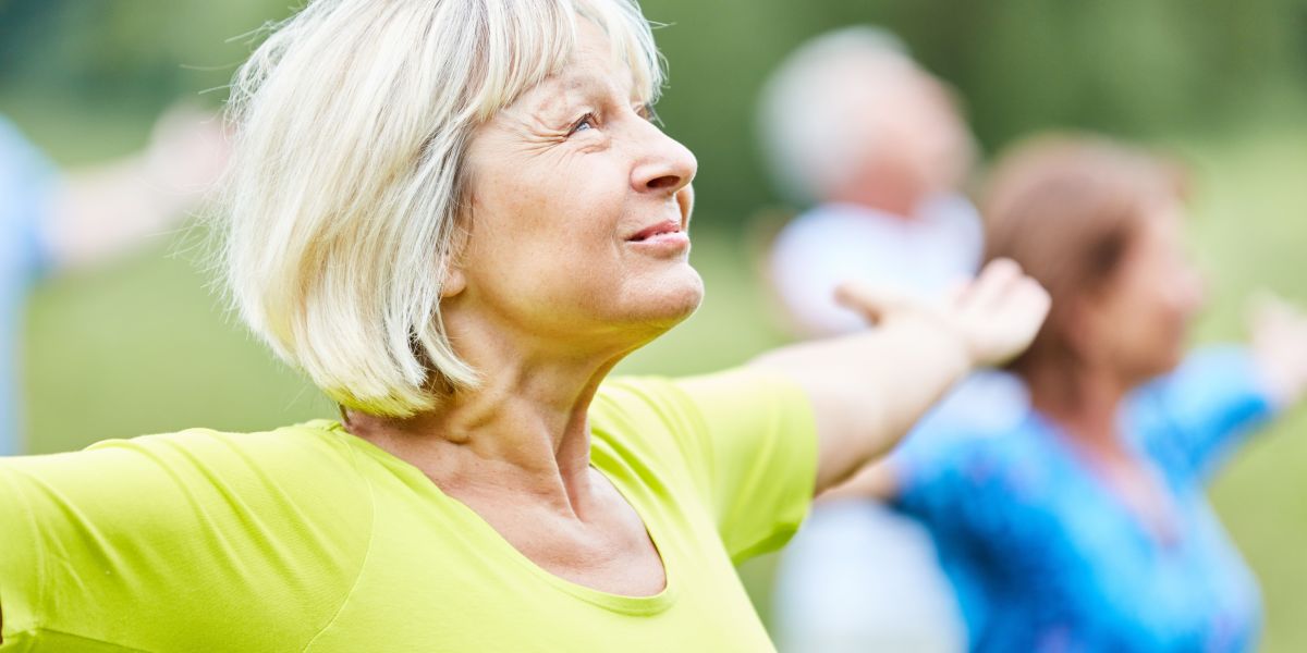 Le Yoga, un Soutien Précieux Contre la Fragilité Chez les Seniors ...